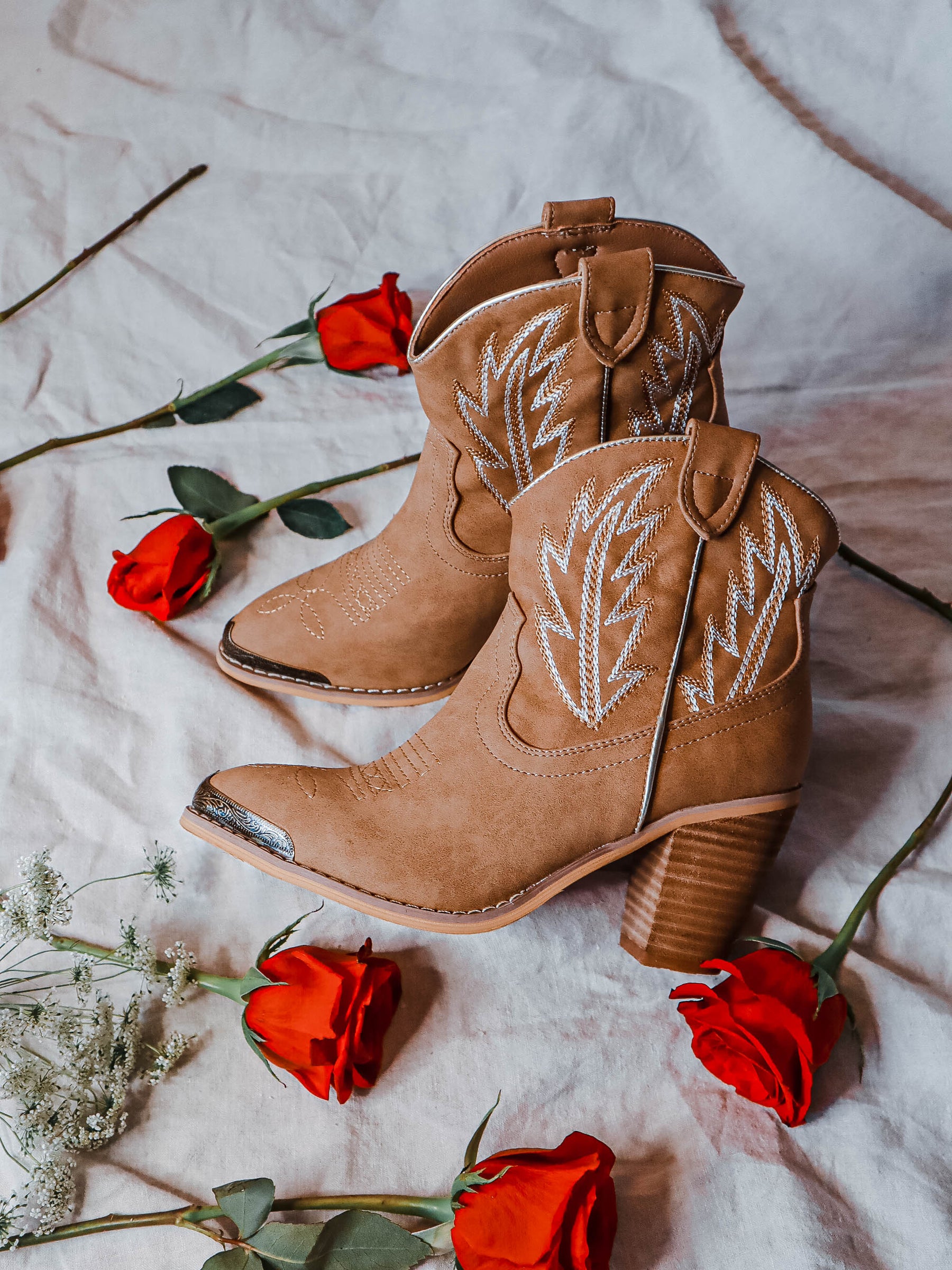 Volatile USA - Comfortable Women's Boots, Clogs, Sandals and Sneakers